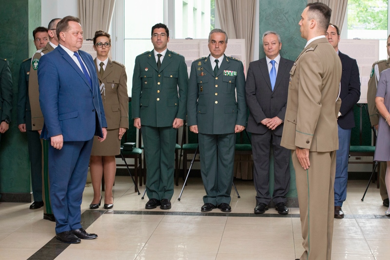 Uroczysta zbiórka w KGSG z okazji Święta Straży Granicznej ...