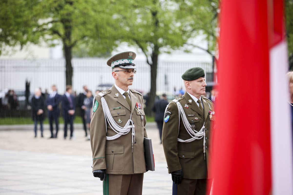 Flaga RP dla Komendy Głównej SG - Aktualności Komenda Główna Straży ...
